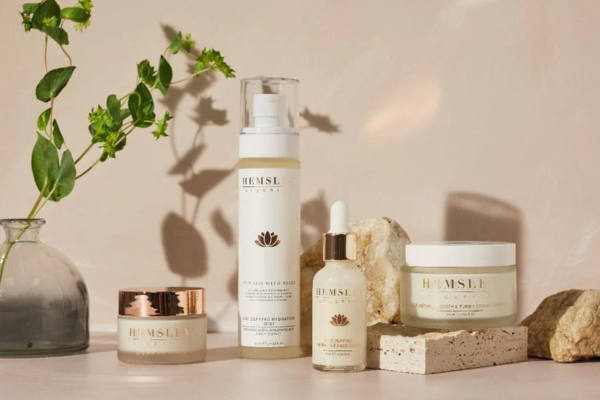 Rose Water and Hyaluronic Acid: A Dynamic Duo for Skincare – Hemsley ...